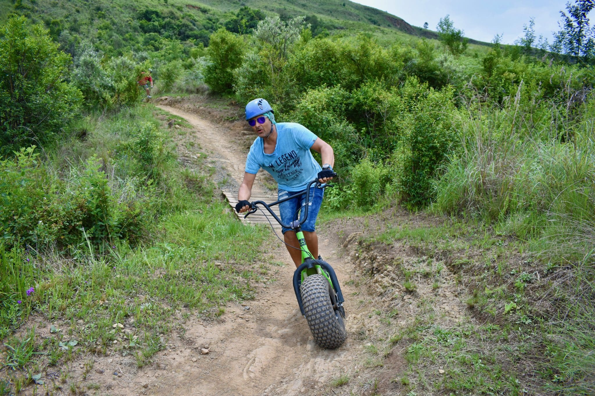 Monster scooter manufacturer | Bicycle trailer for 15 bikes